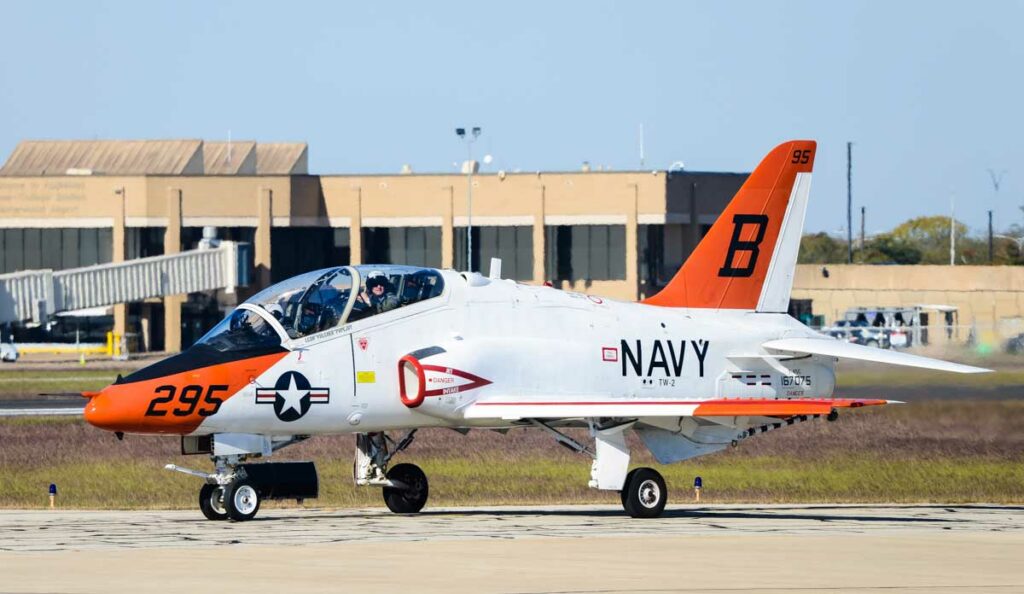 Boeing (McDonnell Douglas) T-45 Goshawk - Fly a jet fighter